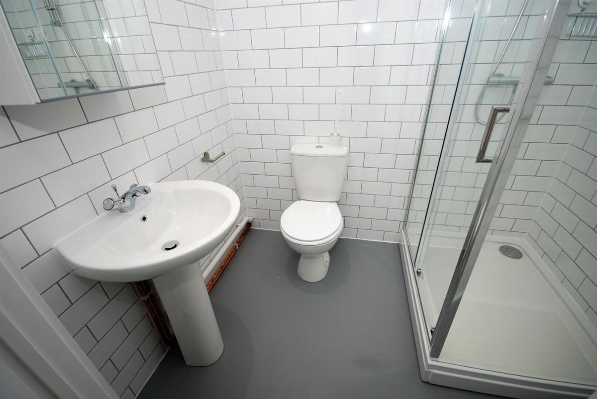 6 bedroom apartment for rent 79 Bedford Street Leamington Spa, CV32 5DN ...