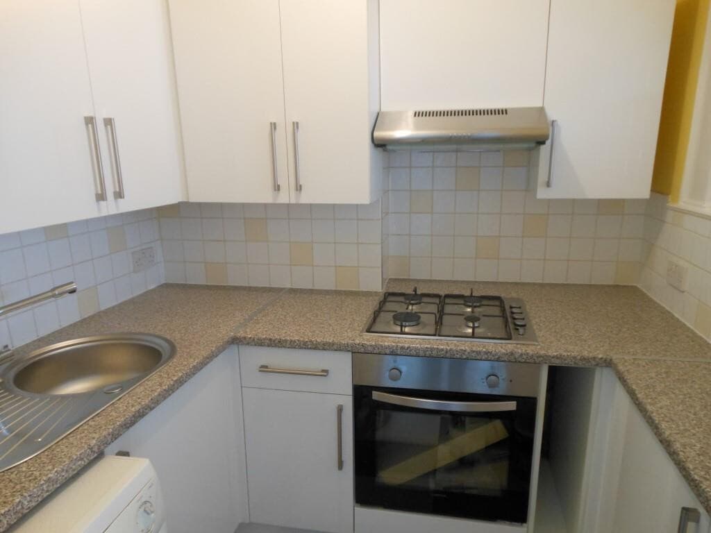 3 Bedroom Apartment For Rent New England Road Brighton Bn1 3tu Unihomes