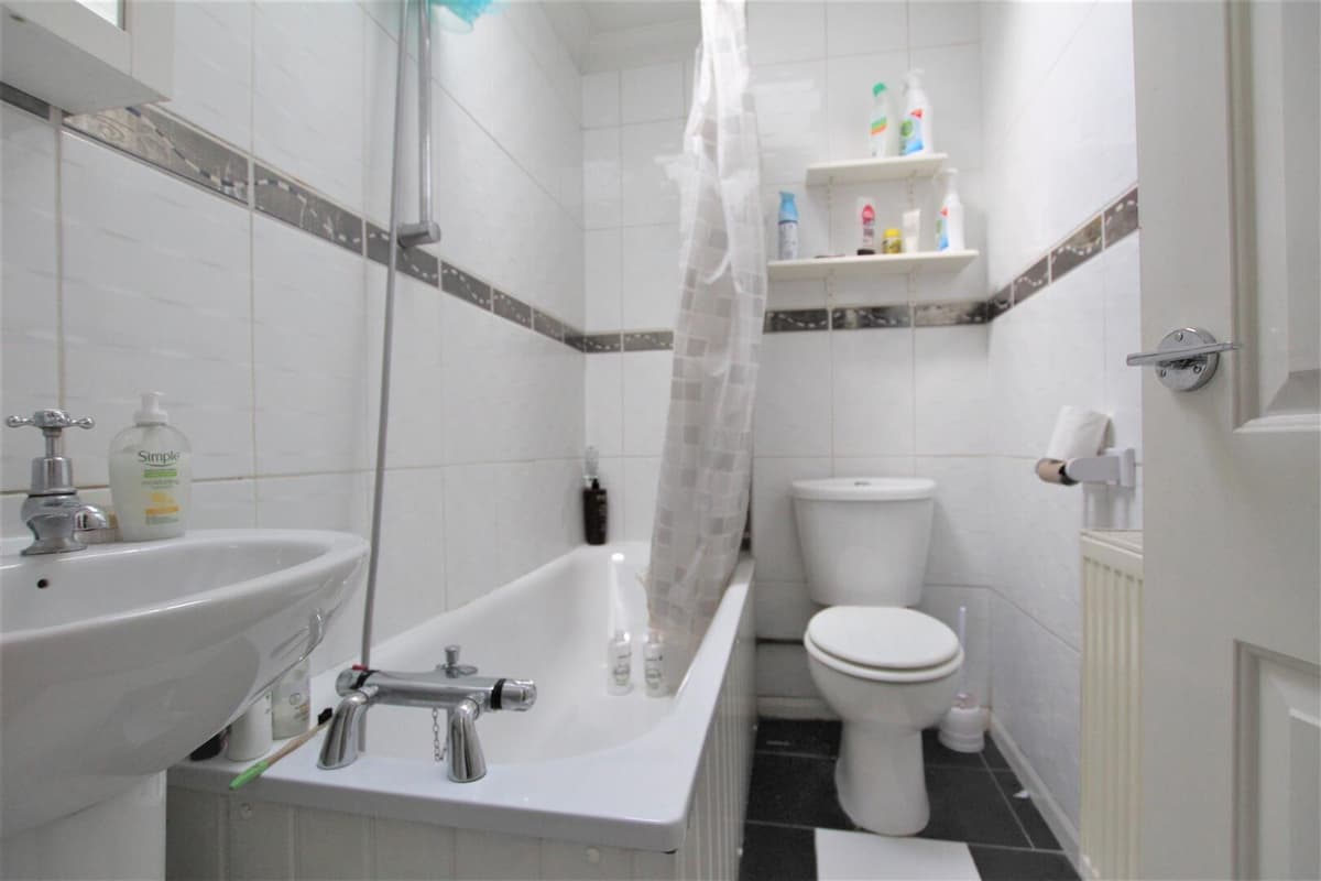 3 Bedroom Apartment For Rent New England Road Brighton Bn1 3tu Unihomes