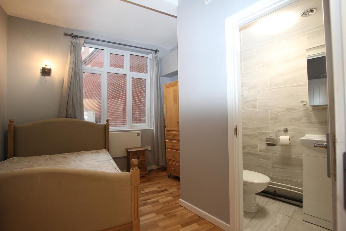 4 bedroom apartment for rent Long Row, Nottingham, NG1 6JE | UniHomes