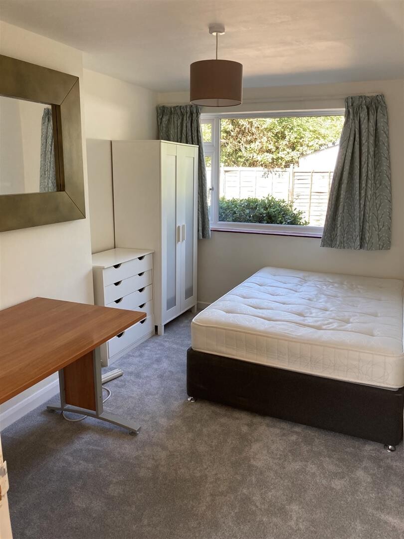 4 bedroom house for rent Broomfield, Surrey, GU2 8LQ | UniHomes