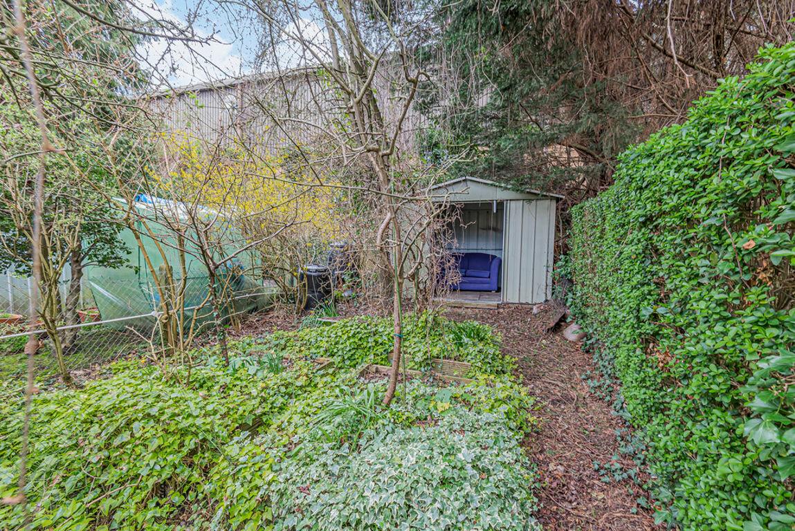 4 bedroom house for rent Walnut Tree Close, Surrey, GU1 4UB | UniHomes