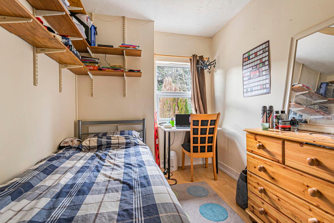 4 bedroom house for rent Walnut Tree Close, Surrey, GU1 4UB | UniHomes