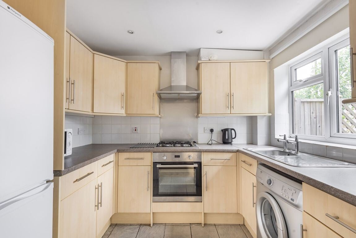 4 bedroom house for rent Southway, Surrey, GU2 8DF | UniHomes