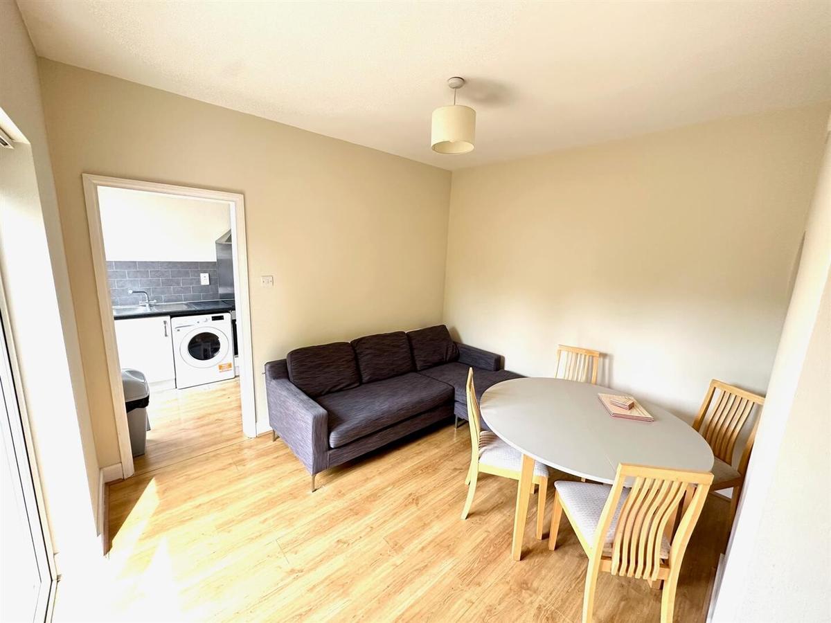 4 bedroom house for rent Dellfield Crescent, London, UB8 2EU | UniHomes