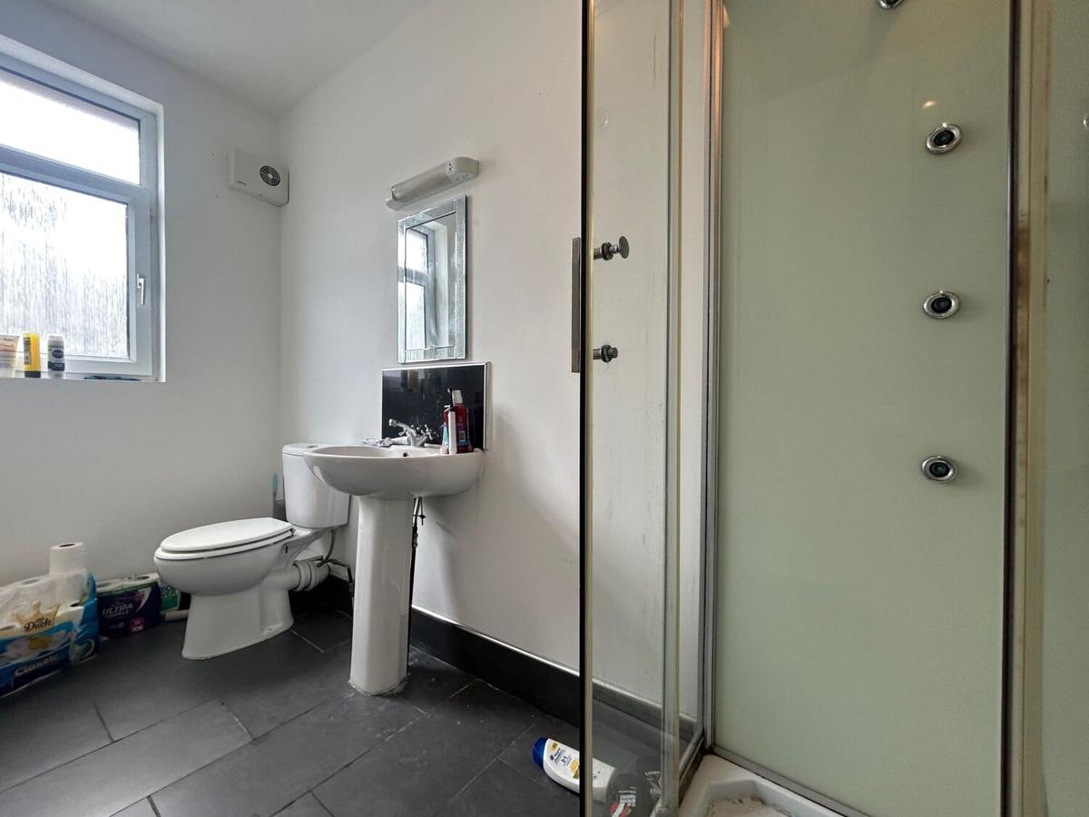 5 bedroom house for rent Malefant Street Cardiff, CF24 4QG | UniHomes
