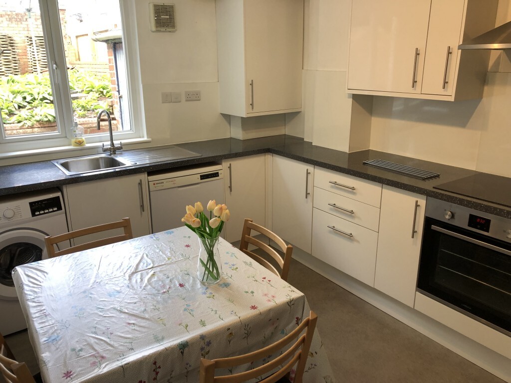 5 bedroom house for rent Abbots Road Exeter, EX4 7AN | UniHomes