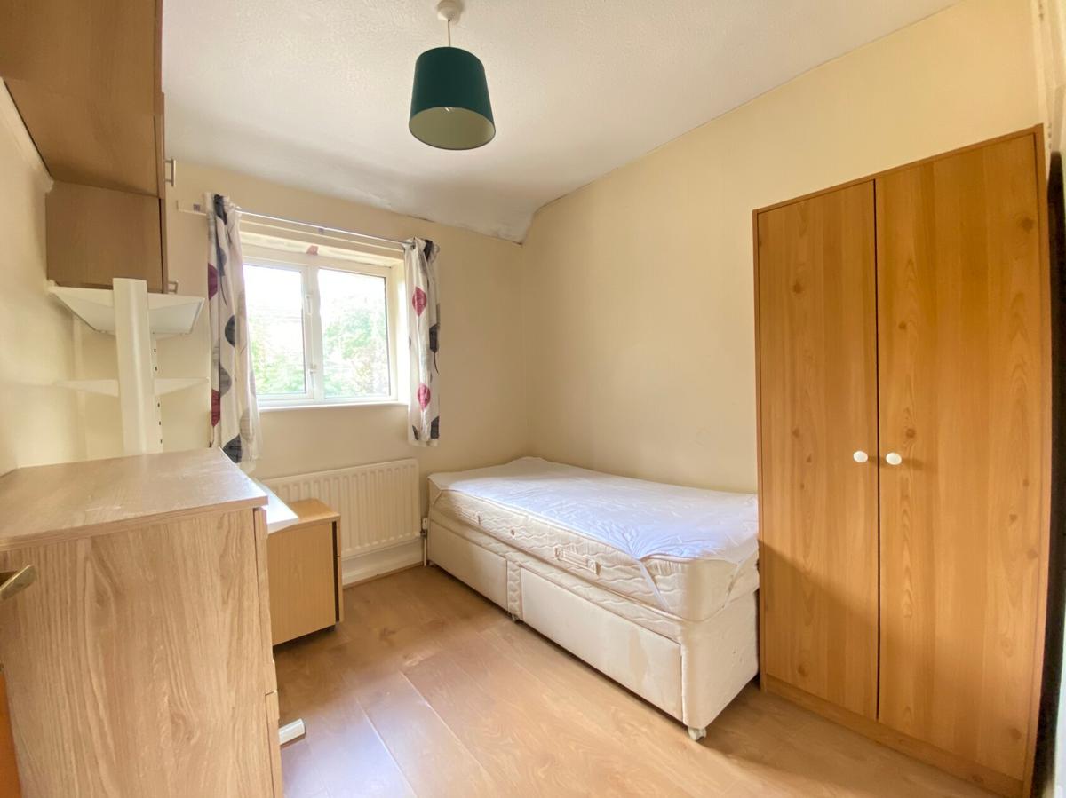 4 bedroom house for rent Southway, Surrey, GU2 8DQ | UniHomes