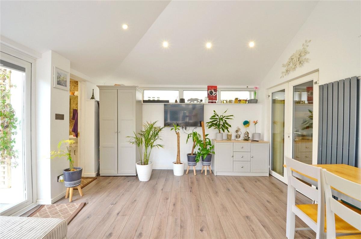 4 bedroom house for rent Landseer Avenue Bristol, BS7 9YP | UniHomes