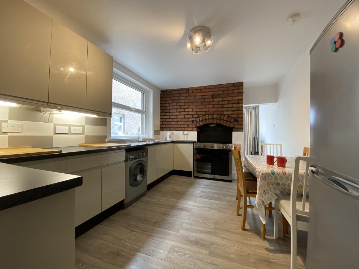 6 bedroom house for rent Monthermer Road, Cardiff, CF24 4QY | UniHomes