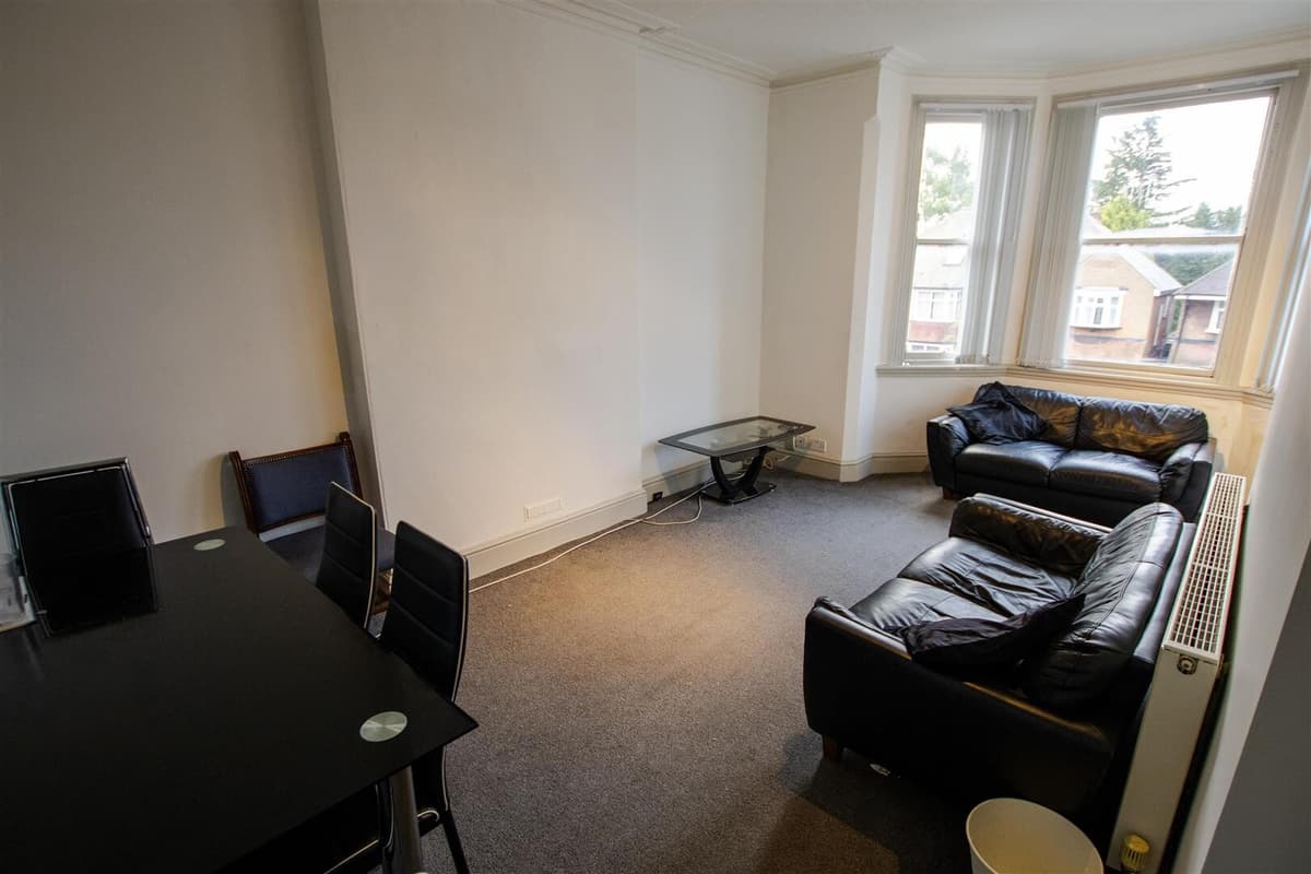 3 Bedroom House For Rent Court Oak Road Birmingham B17 9th Unihomes