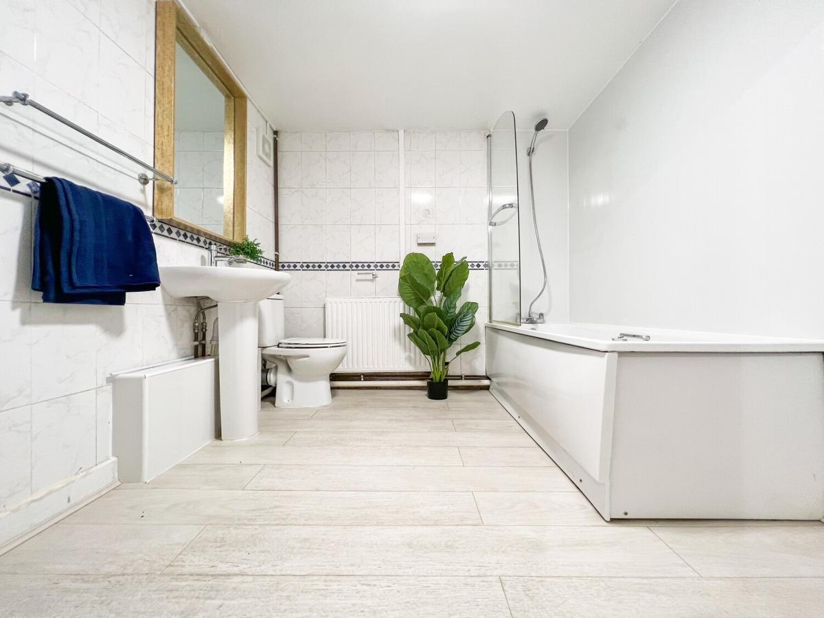 6 bedroom house for rent Senghenydd Road, Cardiff, CF24 4AH | UniHomes