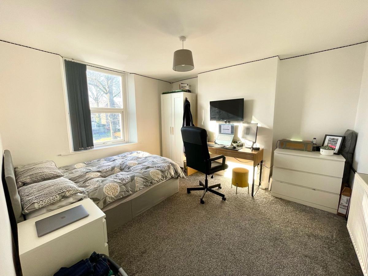 5 bedroom apartment for rent Adamsdown Square Cardiff, CF24 0EZ | UniHomes