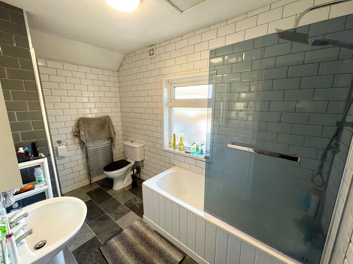 5 bedroom apartment for rent Adamsdown Square, Cardiff, CF24 0EZ | UniHomes