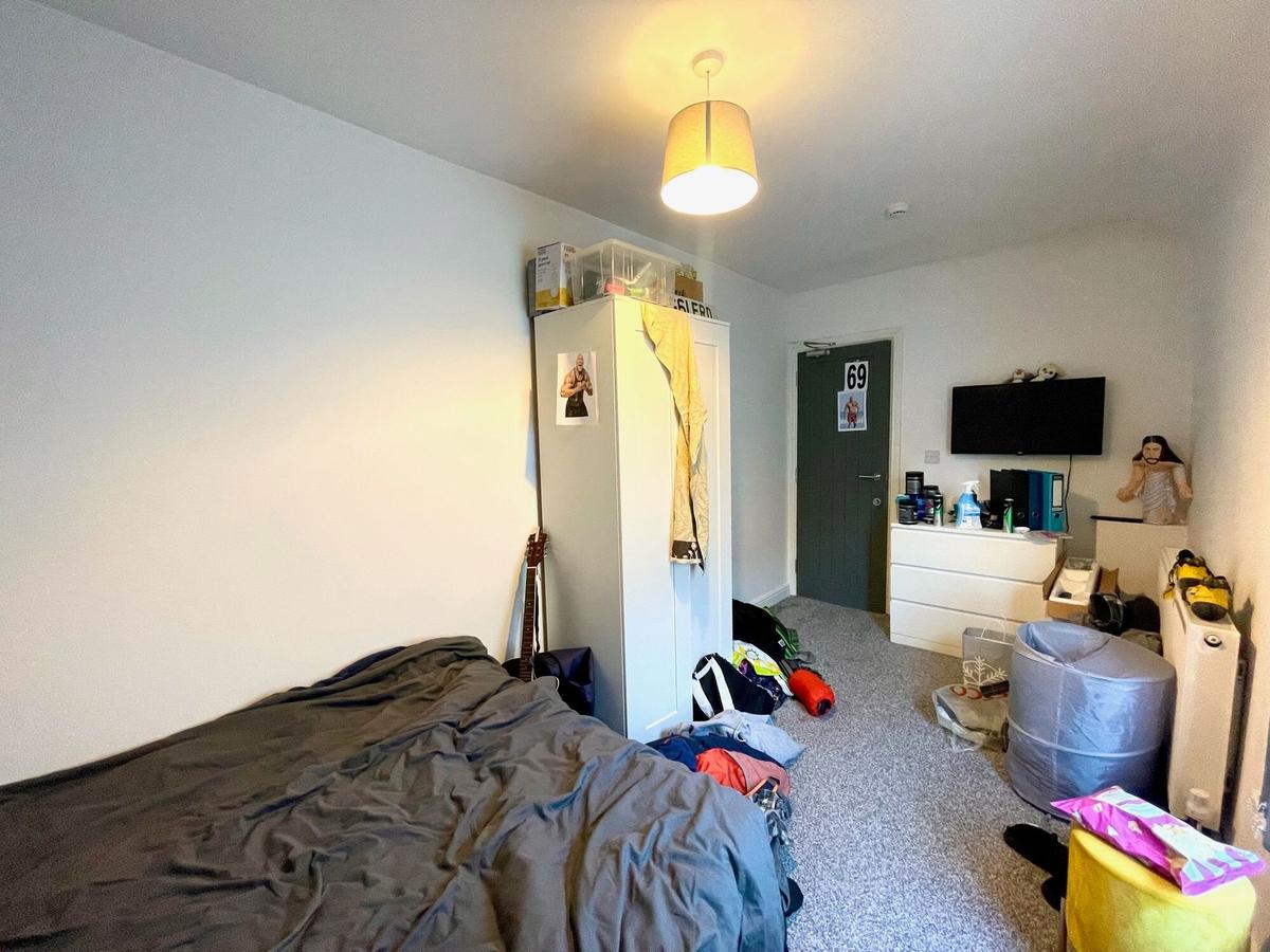 5 bedroom apartment for rent Adamsdown Square, Cardiff, CF24 0EZ | UniHomes