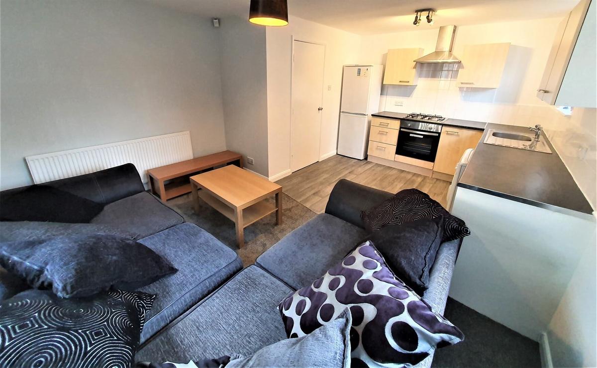 2 bedroom house for rent 50 - 56 De Grey Street Hull, HU5 2SA | UniHomes