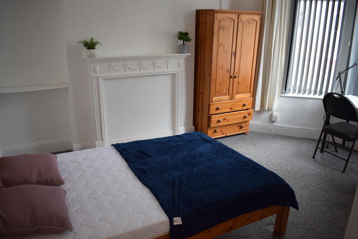 8 bedroom house for rent Cathays Terrace Cardiff, CF24 4HU | UniHomes