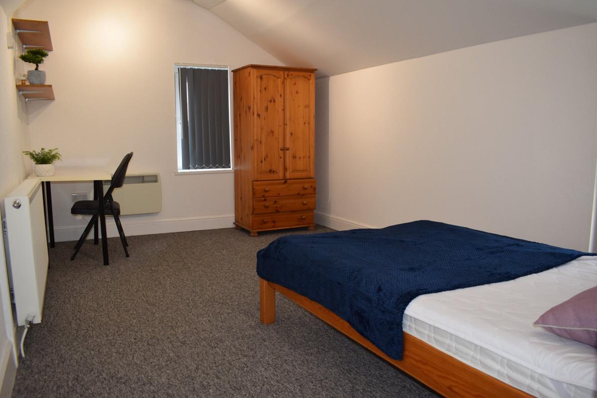 8 bedroom house for rent Cathays Terrace Cardiff, CF24 4HU | UniHomes