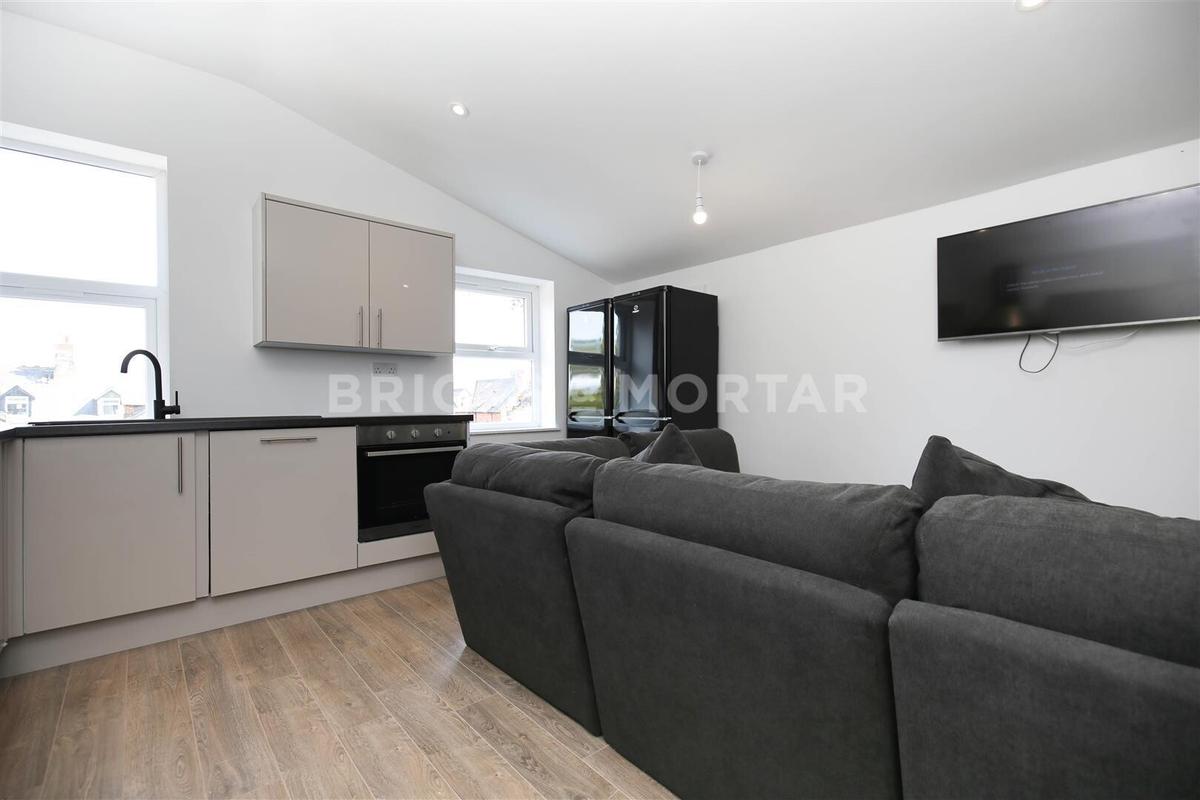 5 bedroom apartment for rent Osborne Road Newcastle, NE2 2AL | UniHomes