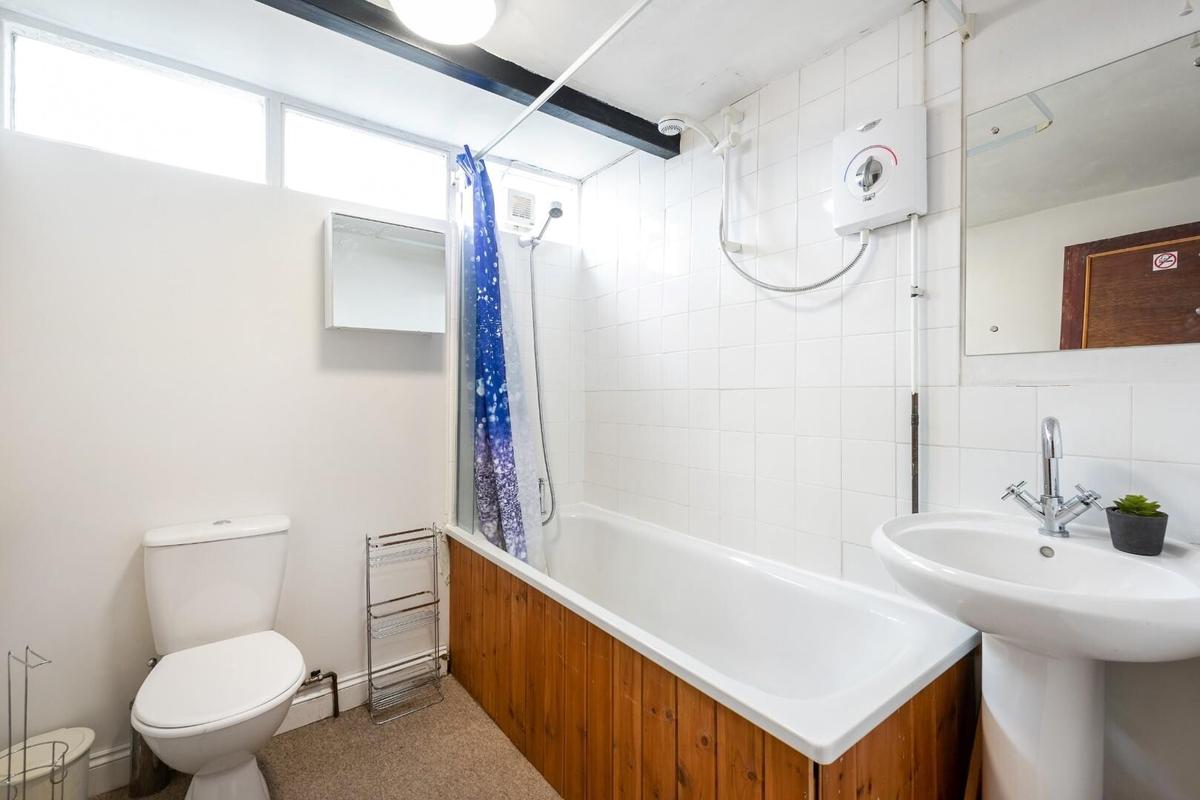 3 bedroom apartment for rent Pierrepont Street Bath, BA1 1LA | UniHomes