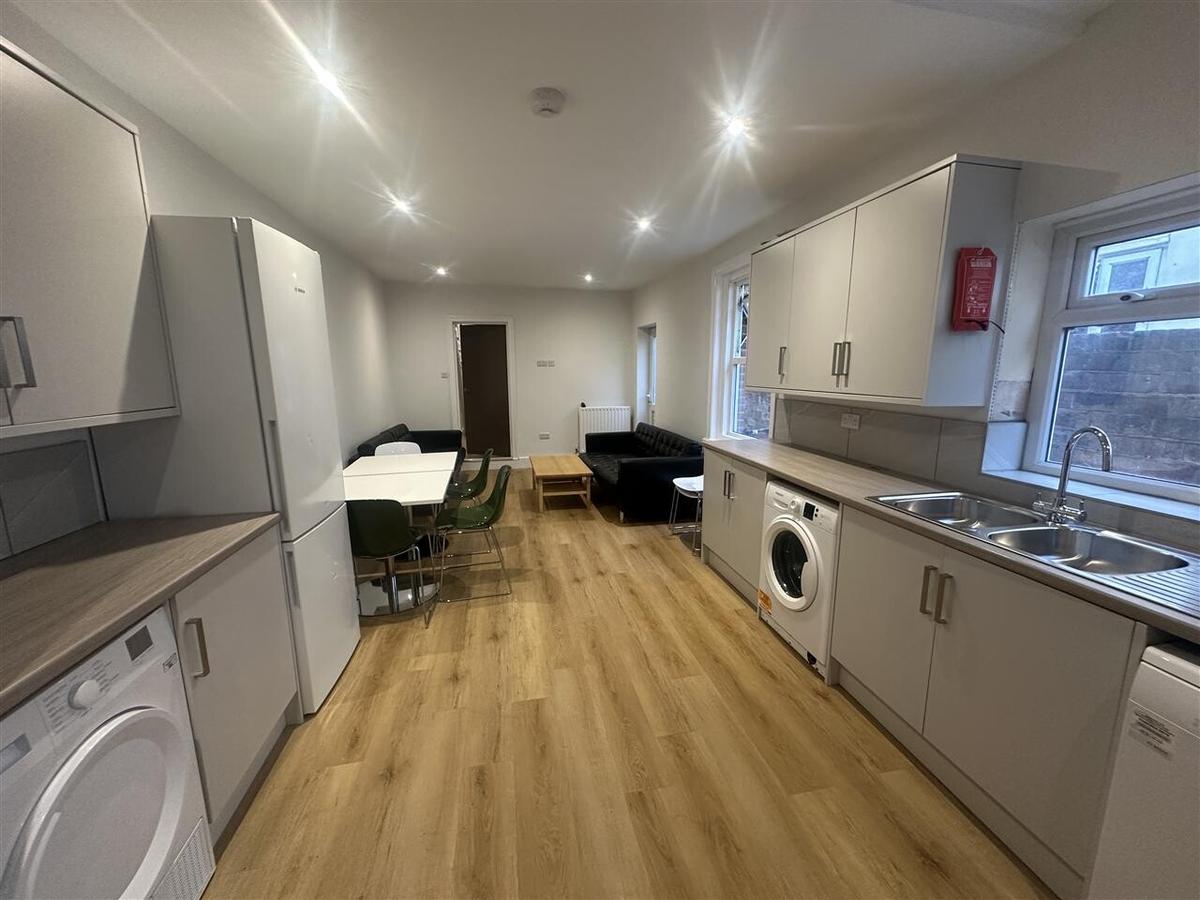 8 bedroom house for rent Wilton Avenue Southampton, SO15 2HJ | UniHomes