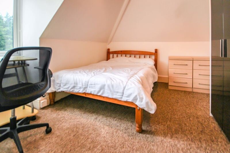 2 bedroom house for rent 6 Queens Park Gardens Bournemouth, BH8 9BN ...