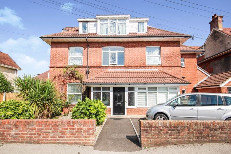 2 bedroom house for rent 6 Queens Park Gardens Bournemouth, BH8 9BN ...