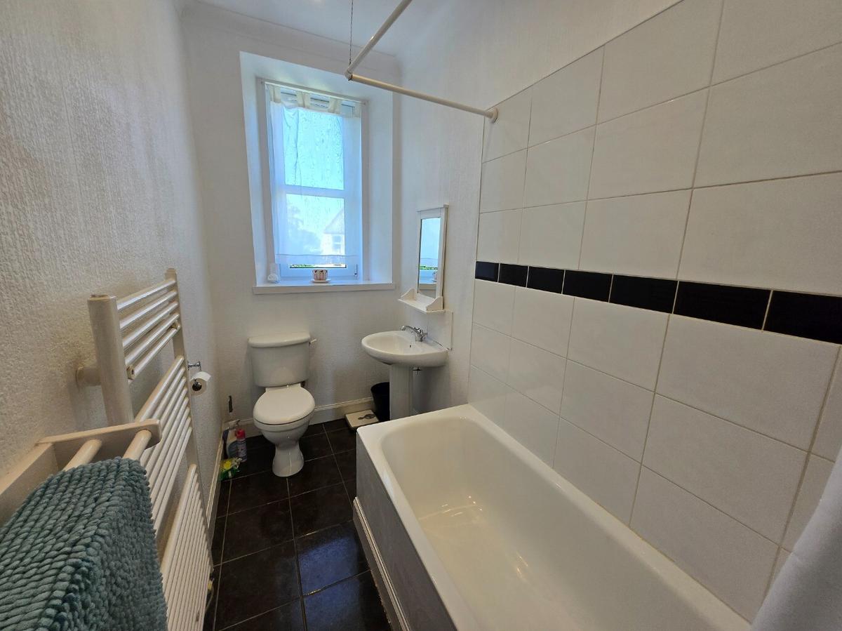 4 bedroom apartment for rent Comiston Road Edinburgh, EH10 5QQ | UniHomes