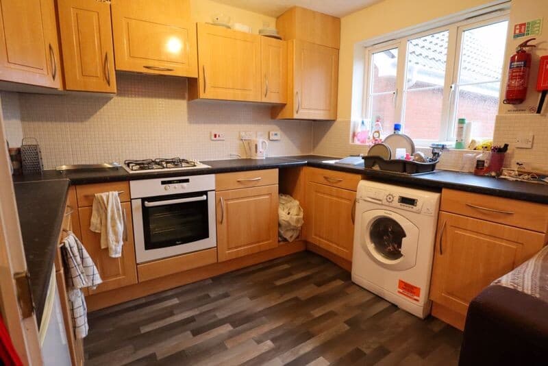 4 Bedroom House For Rent Roe Drive Norwich Nr5 8bt Unihomes