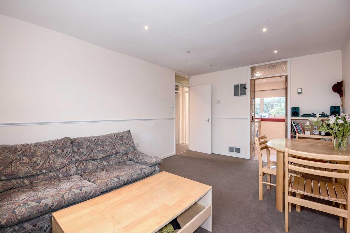 2 bedroom apartment for rent John Russell Close, Surrey, GU2 9YF | UniHomes