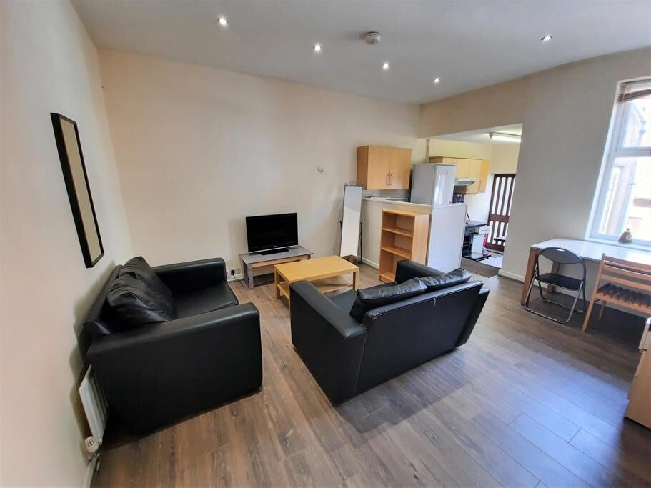 4 bedroom apartment for rent Ancrum Street Newcastle, NE2 4LR | UniHomes