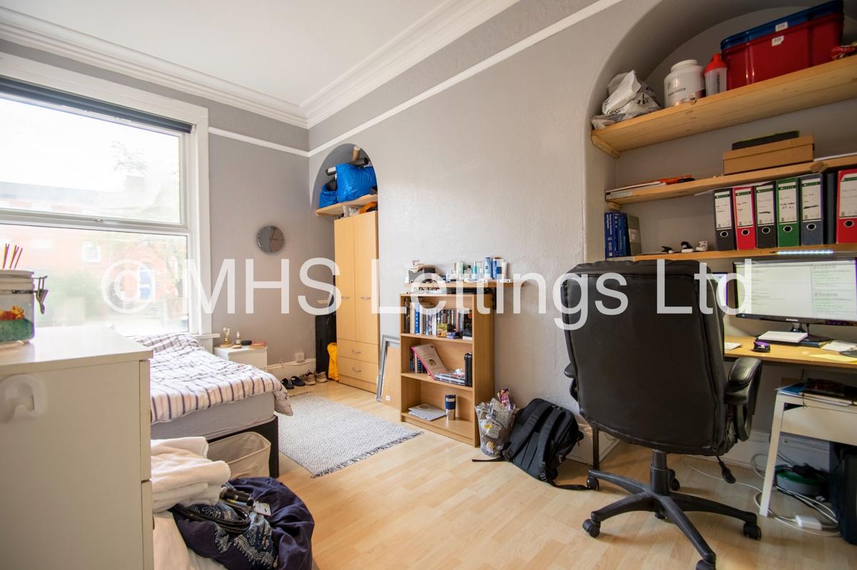 8 bedroom house for rent Hyde Park Road, Leeds, LS6 1AJ | UniHomes