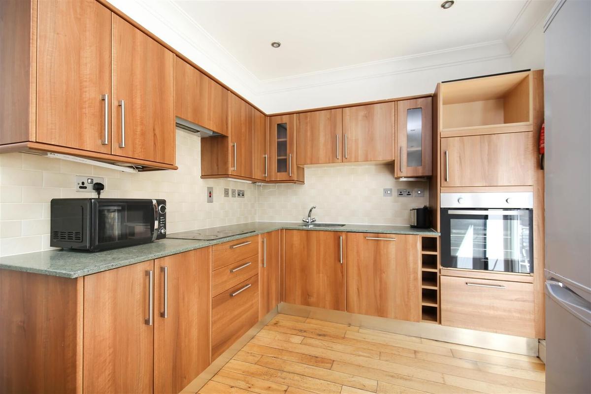 4 bedroom house for rent Rosebery Crescent, Newcastle, NE2 1EU | UniHomes