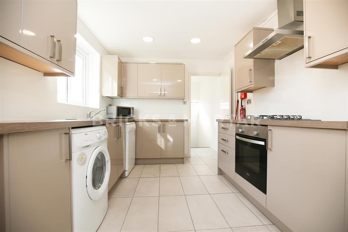 3 bedroom apartment for rent Ancrum Street Newcastle, NE2 4LR | UniHomes