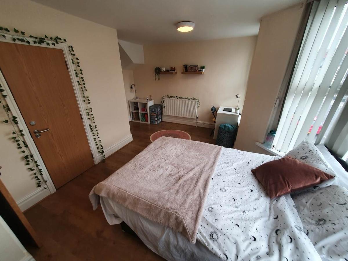 8 bedroom house for rent Colum Road, Cardiff, CF10 3EH | UniHomes