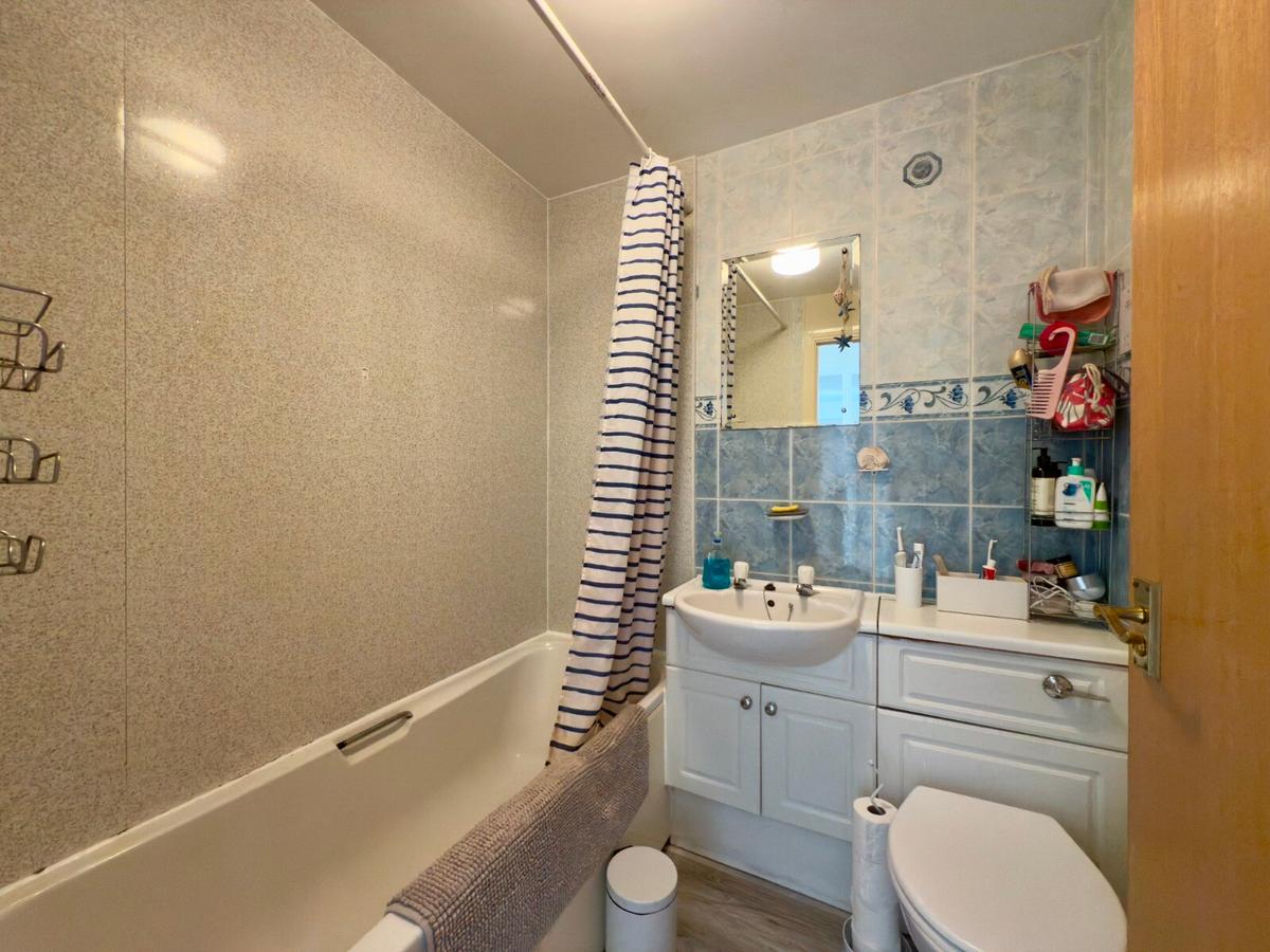 3 bedroom apartment for rent High Riggs, Edinburgh, EH3 9BW | UniHomes