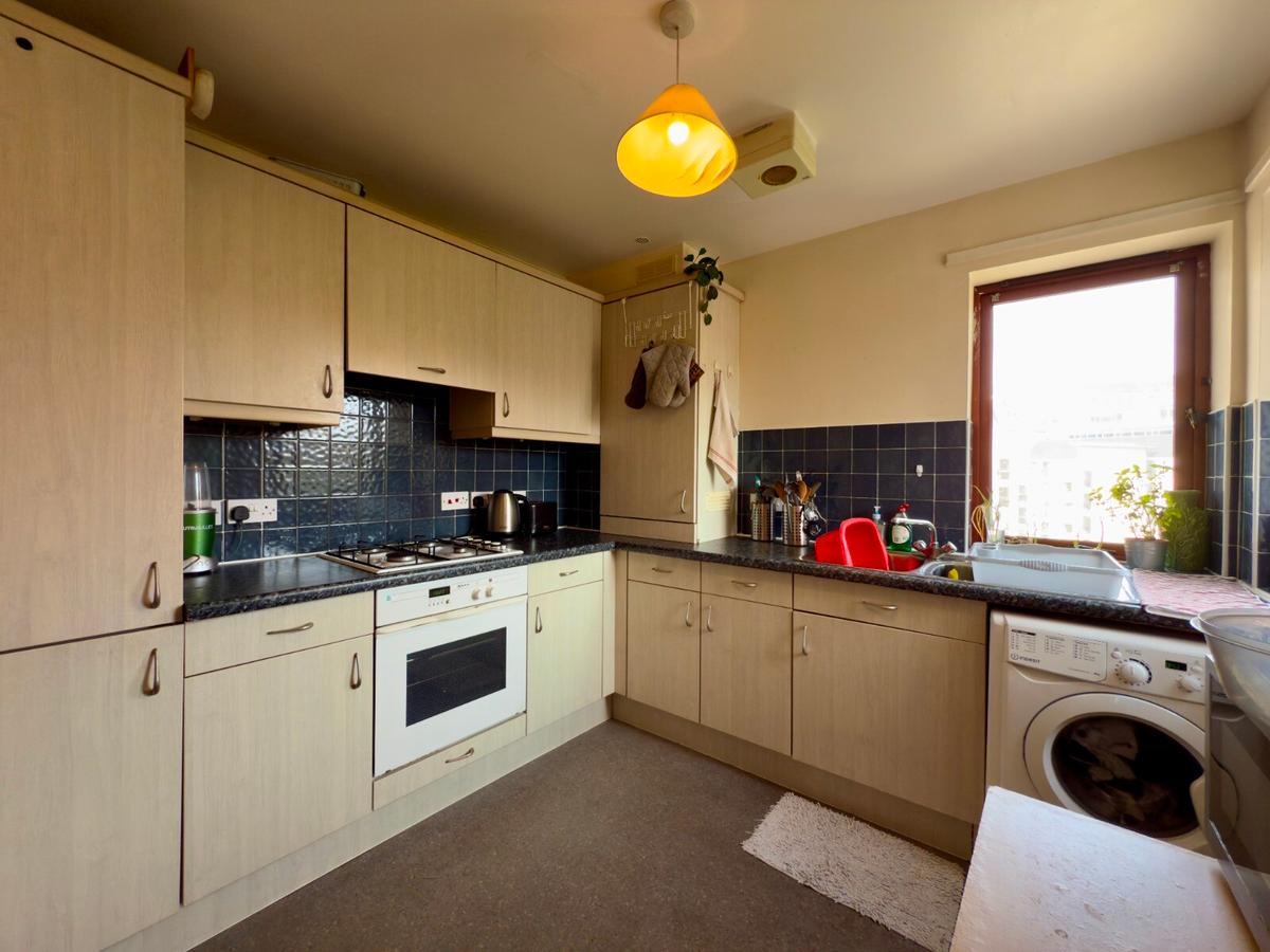 3 bedroom apartment for rent High Riggs, Edinburgh, EH3 9BW | UniHomes