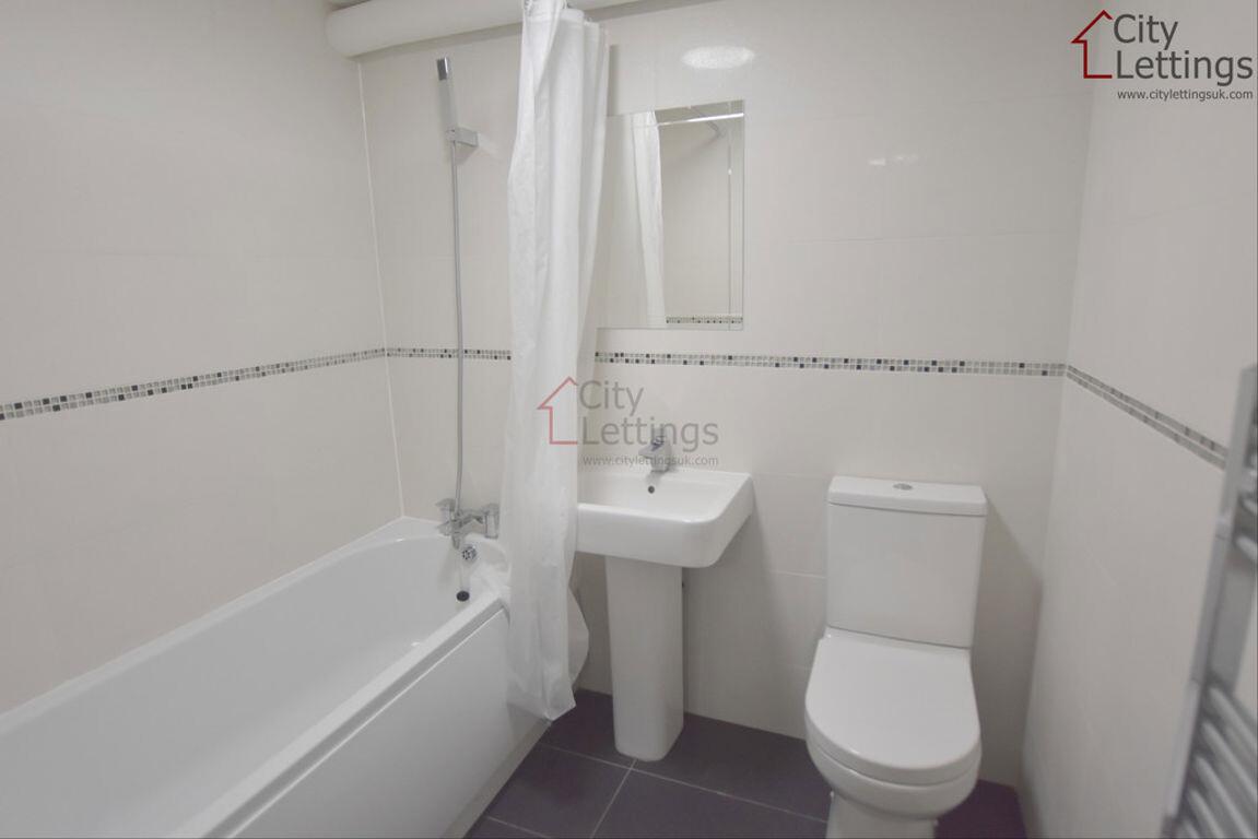 4 bedroom apartment for rent North Sherwood Street Nottingham, NG1 4EN ...