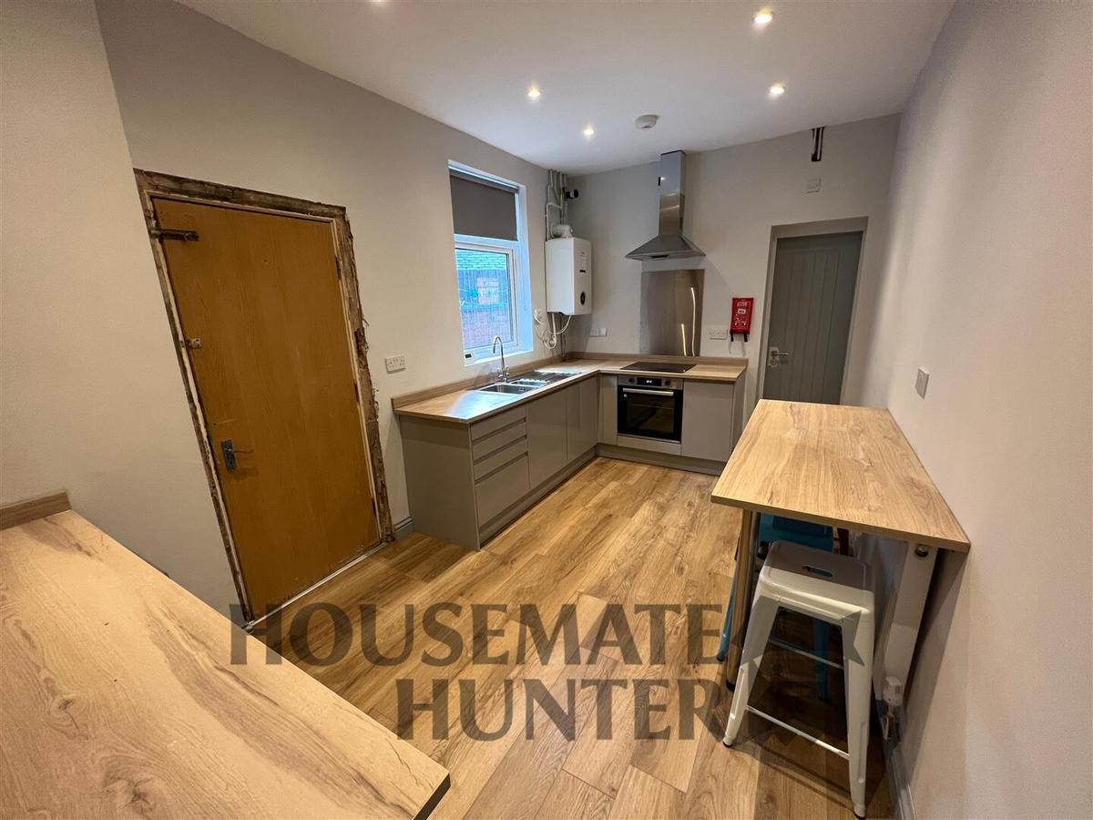 4 bedroom house for rent Dulverton Road, Leicester, LE3 0SA | UniHomes