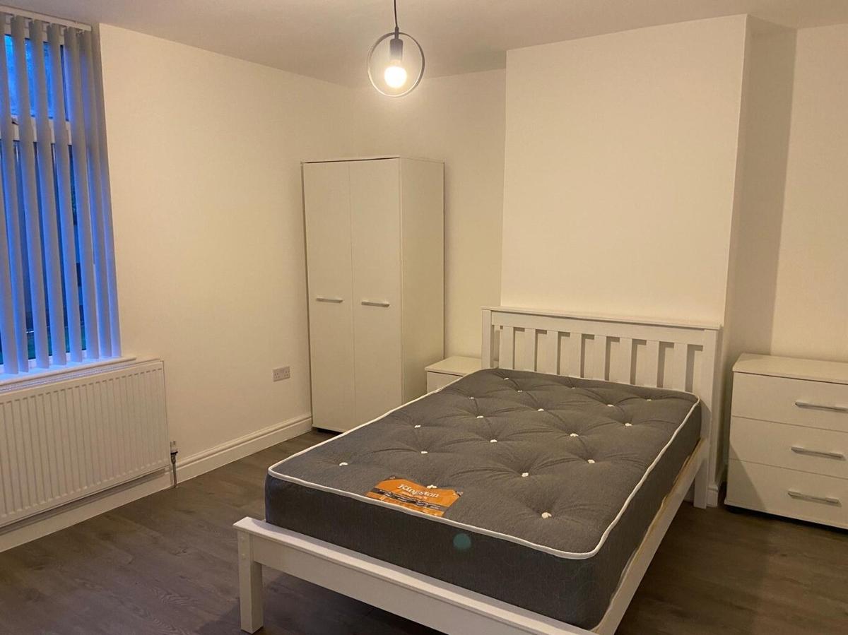 6 bedroom house for rent Oxney Road Droylsden Manchester, M12 5SZ ...