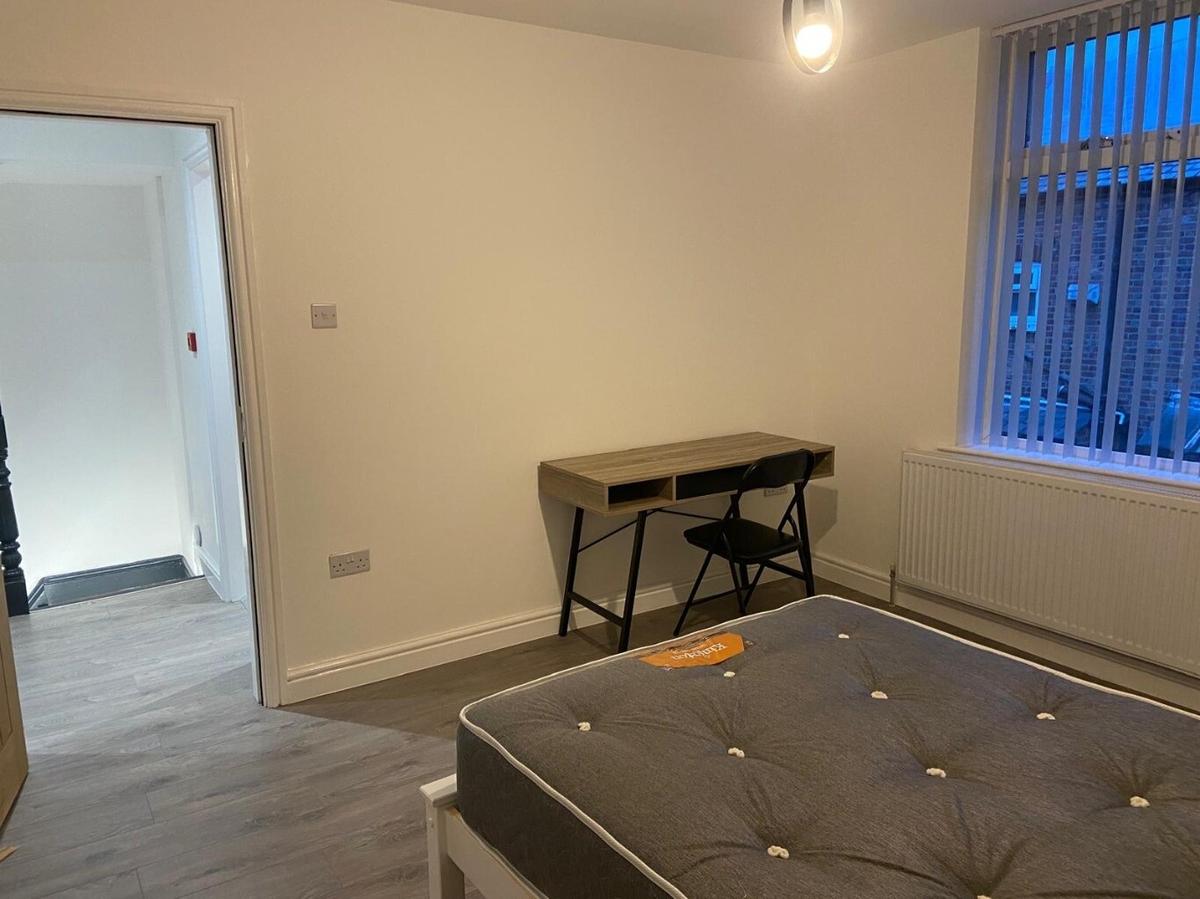 6 bedroom house for rent Oxney Road Droylsden Manchester, M12 5SZ ...