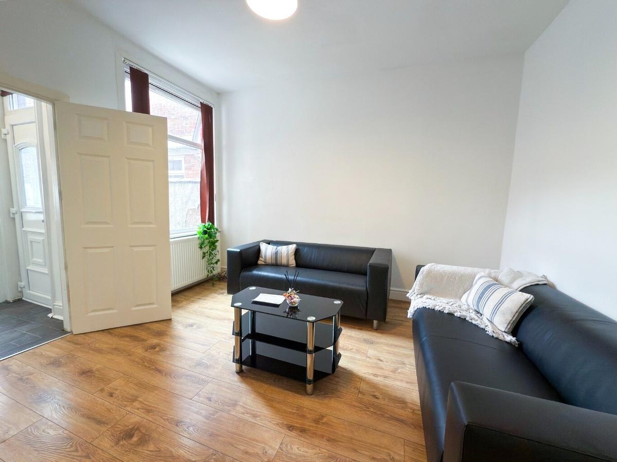 5 bedroom house for rent Deramore Street Manchester, M14 4DT | UniHomes