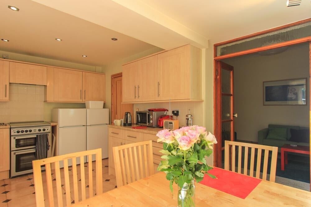 4 bedroom house for rent North Luton Place, Cardiff, CF24 0EU | UniHomes