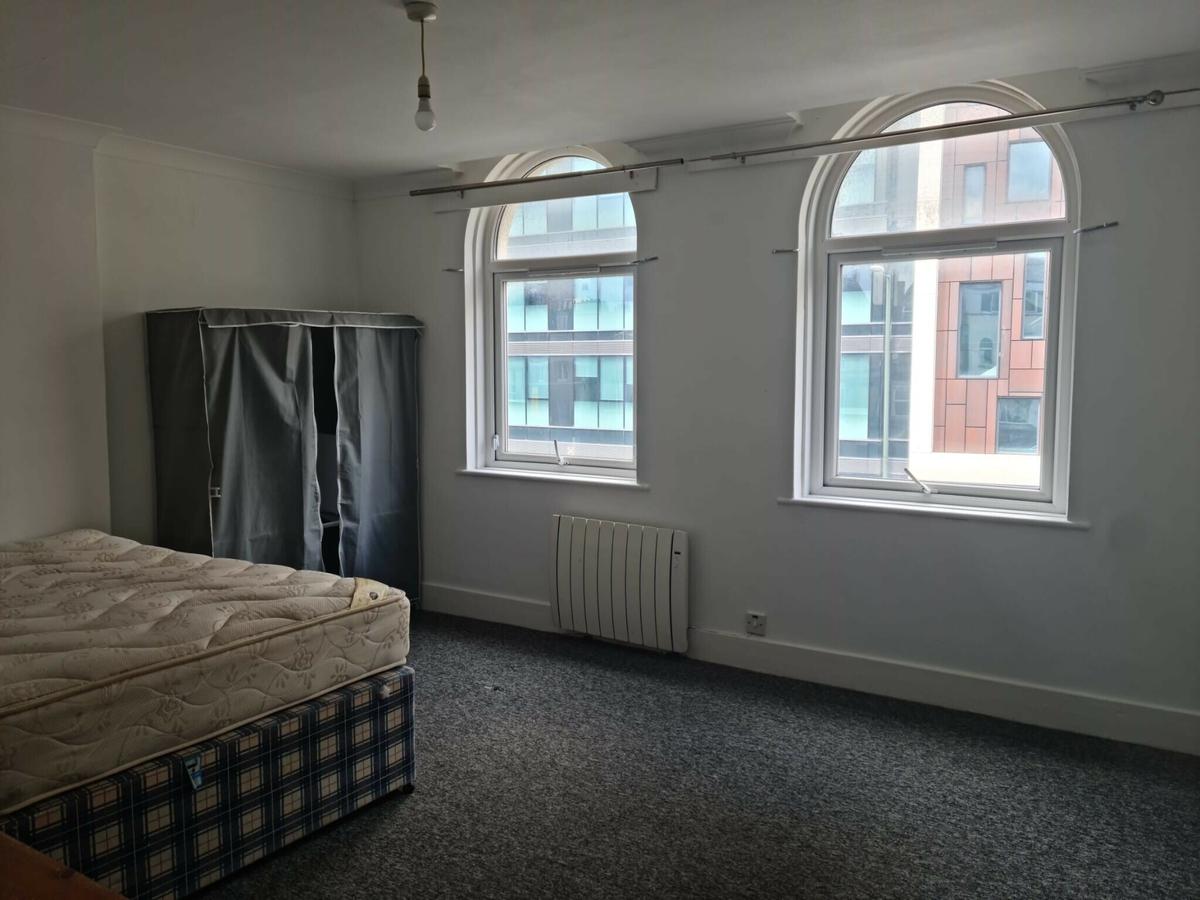 3 bedroom apartment for rent Holdenhurst Road Lansdowne Bournemouth ...