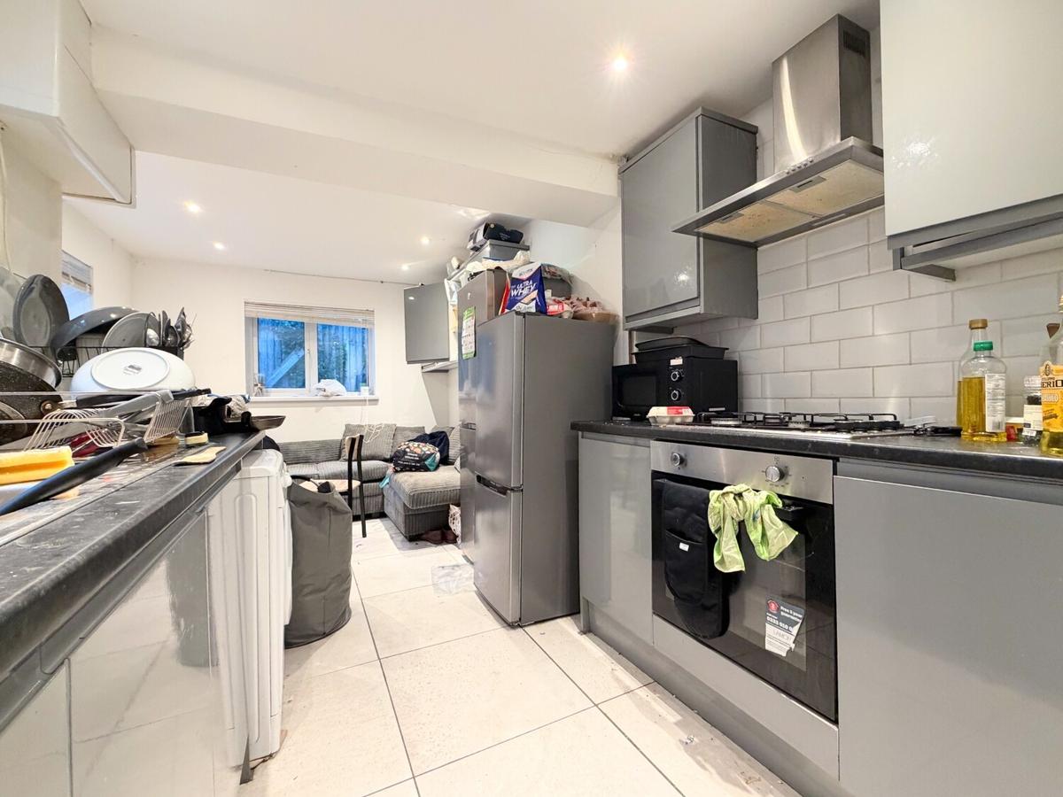 6 bedroom house for rent Rhymney Street Cardiff, CF24 4DF | UniHomes