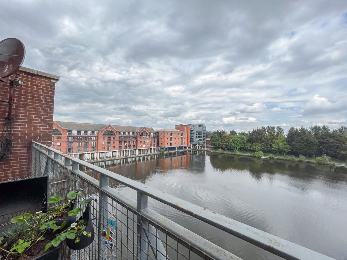 2 bedroom apartment for rent York Court, Schooner Way, Cardiff Bay ...