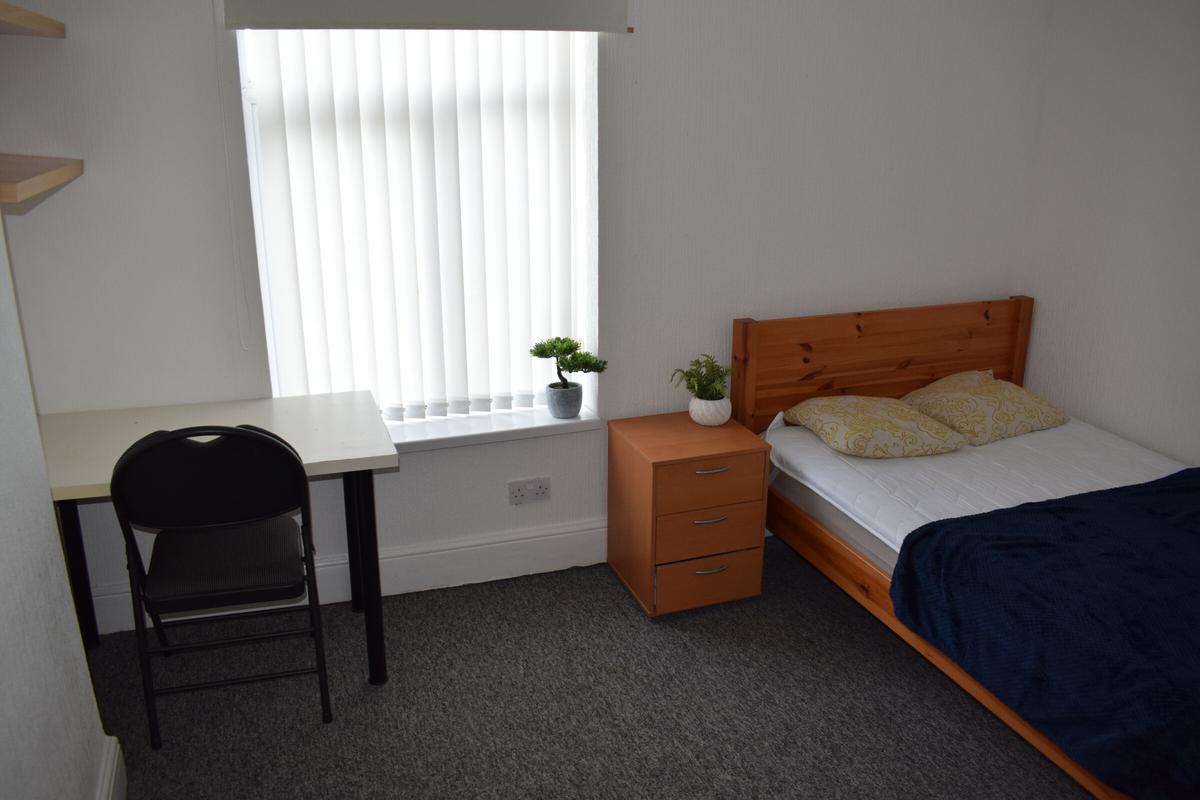 6 bedroom house for rent Cathays Terrace Cardiff, CF24 4HU | UniHomes