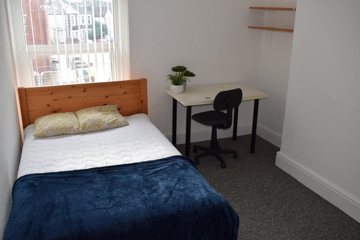6 bedroom house for rent Cathays Terrace Cardiff, CF24 4HU | UniHomes