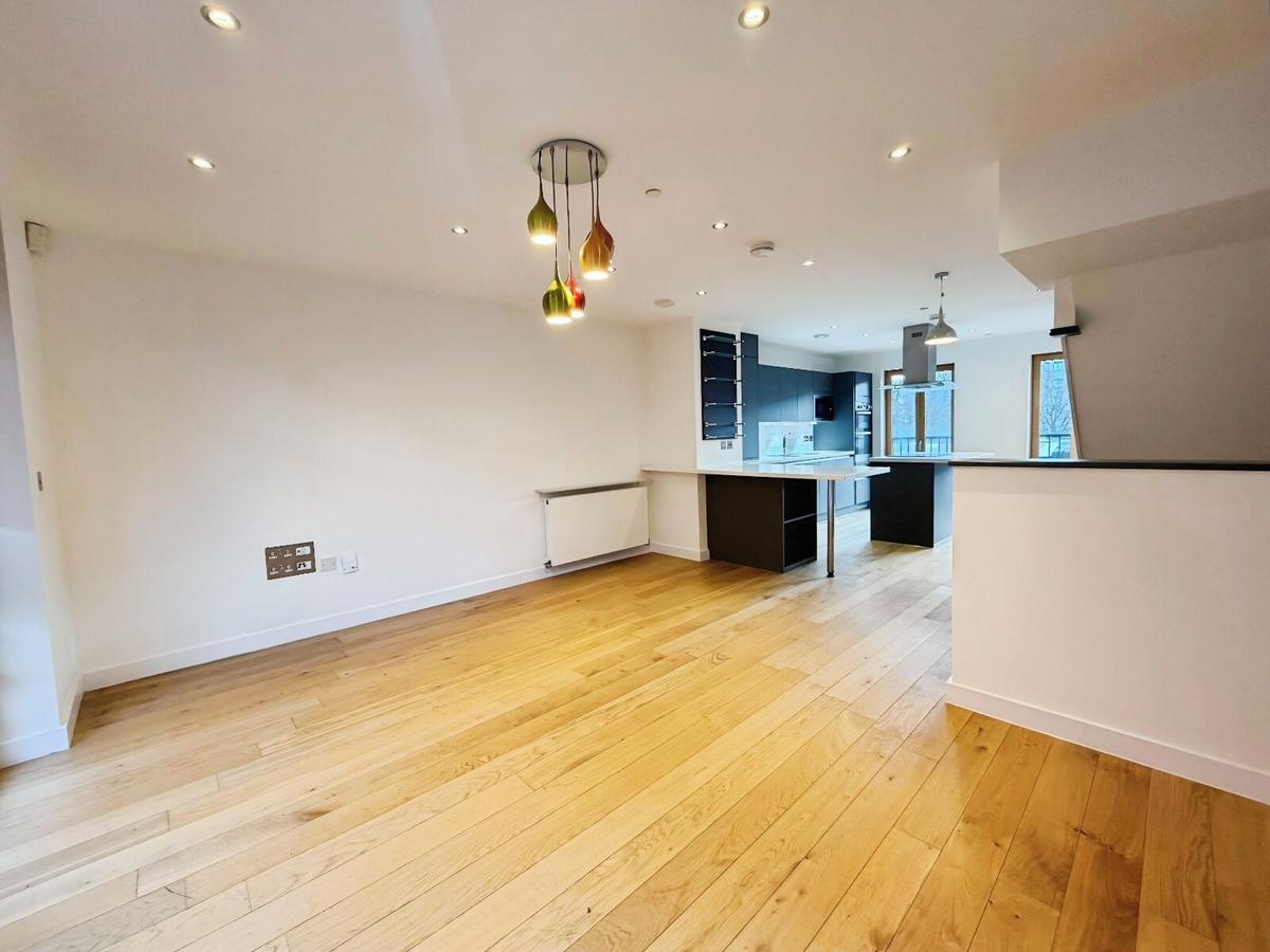 3 bedroom house for rent Barrow Street Manchester, M3 5JE | UniHomes