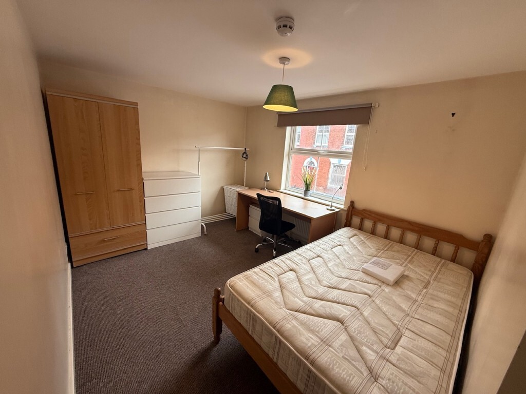 3 bedroom apartment for rent Victoria Road Exeter, EX4 6JB | UniHomes